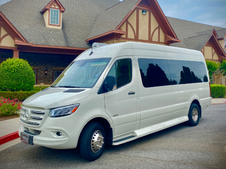 Private Transportation | Luxury Vehicles | Airport Transportation and Limos