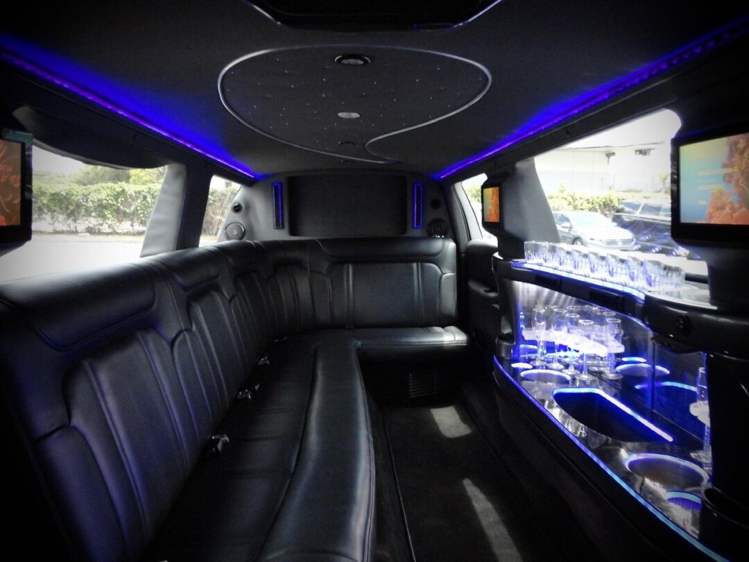 Private Transportation | Luxury Vehicles | Airport Transportation and Limos